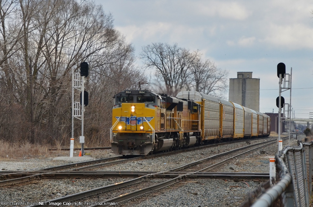 UP 8664 approaches the N&W diamond.